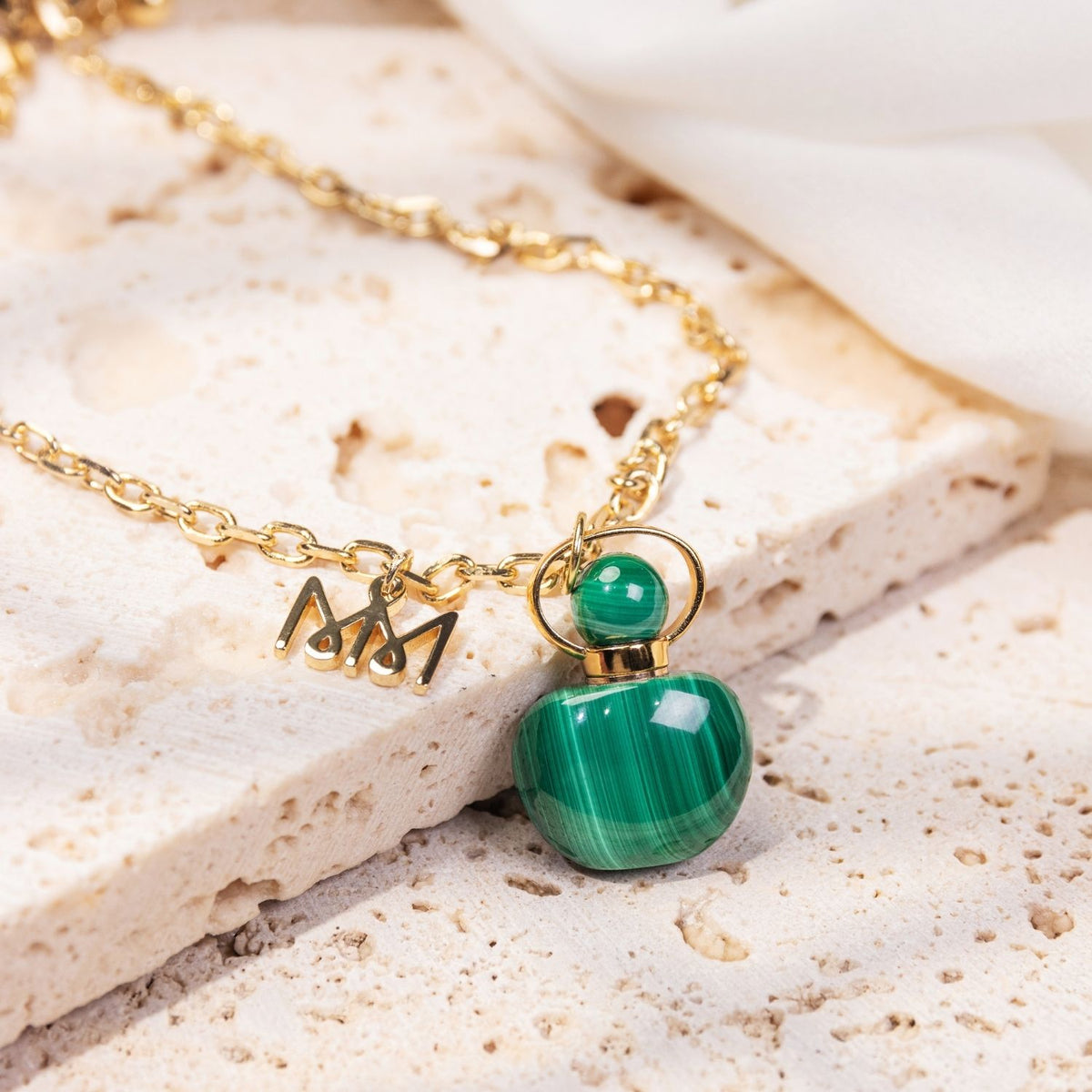 Aurora | Malachite Apple Pendant Necklace – Meli&Moli